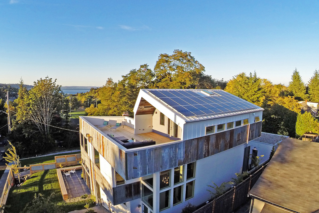 A New House in Seattle Made From Retired Materials