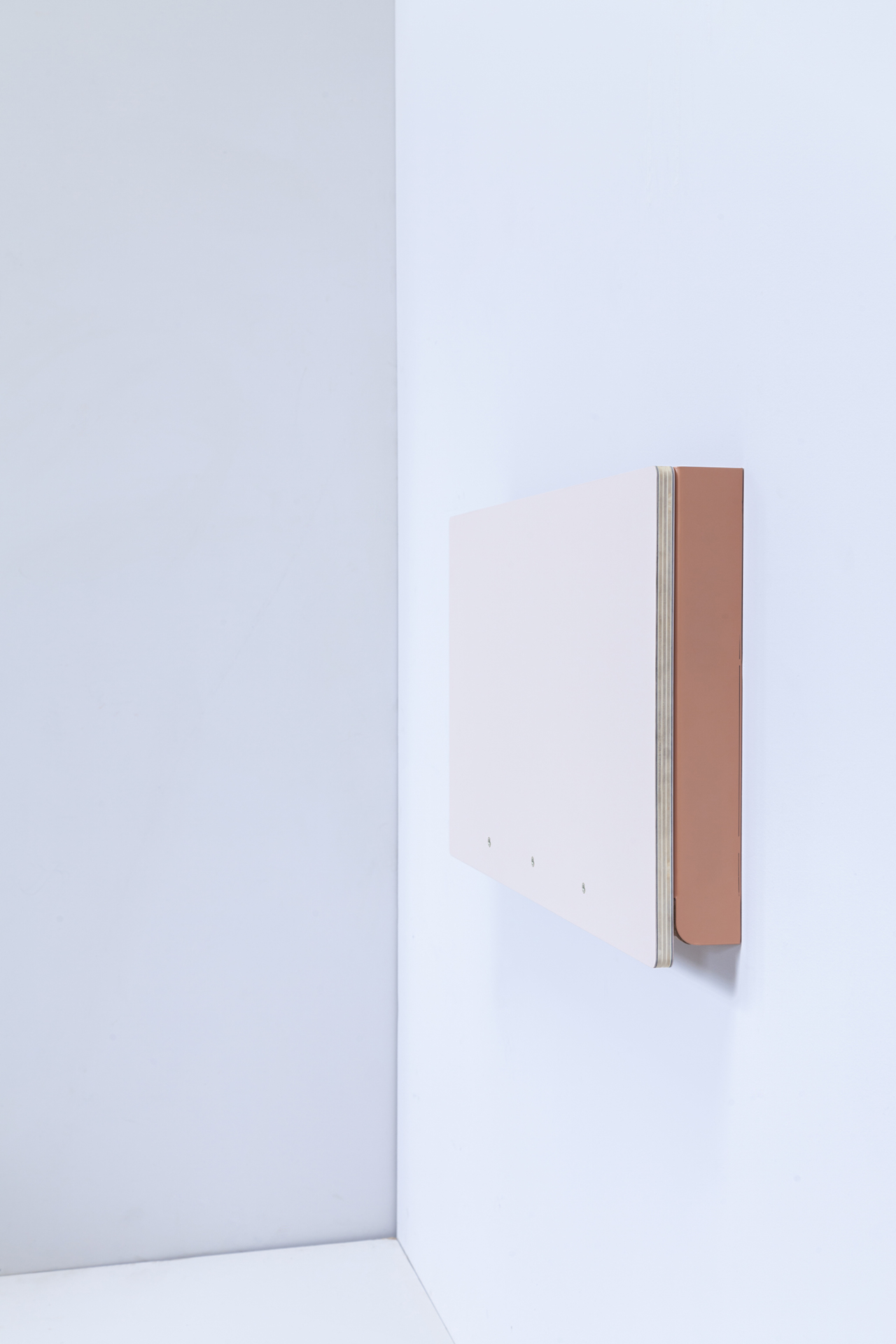 Flip: The Fold-Away Workstation Inspired by Laptops