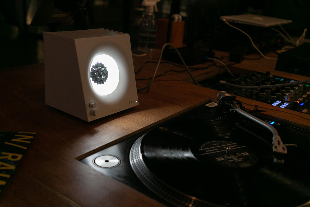 FAV-LE22 Fluid Audio Visualizer Turn Music Into Movement