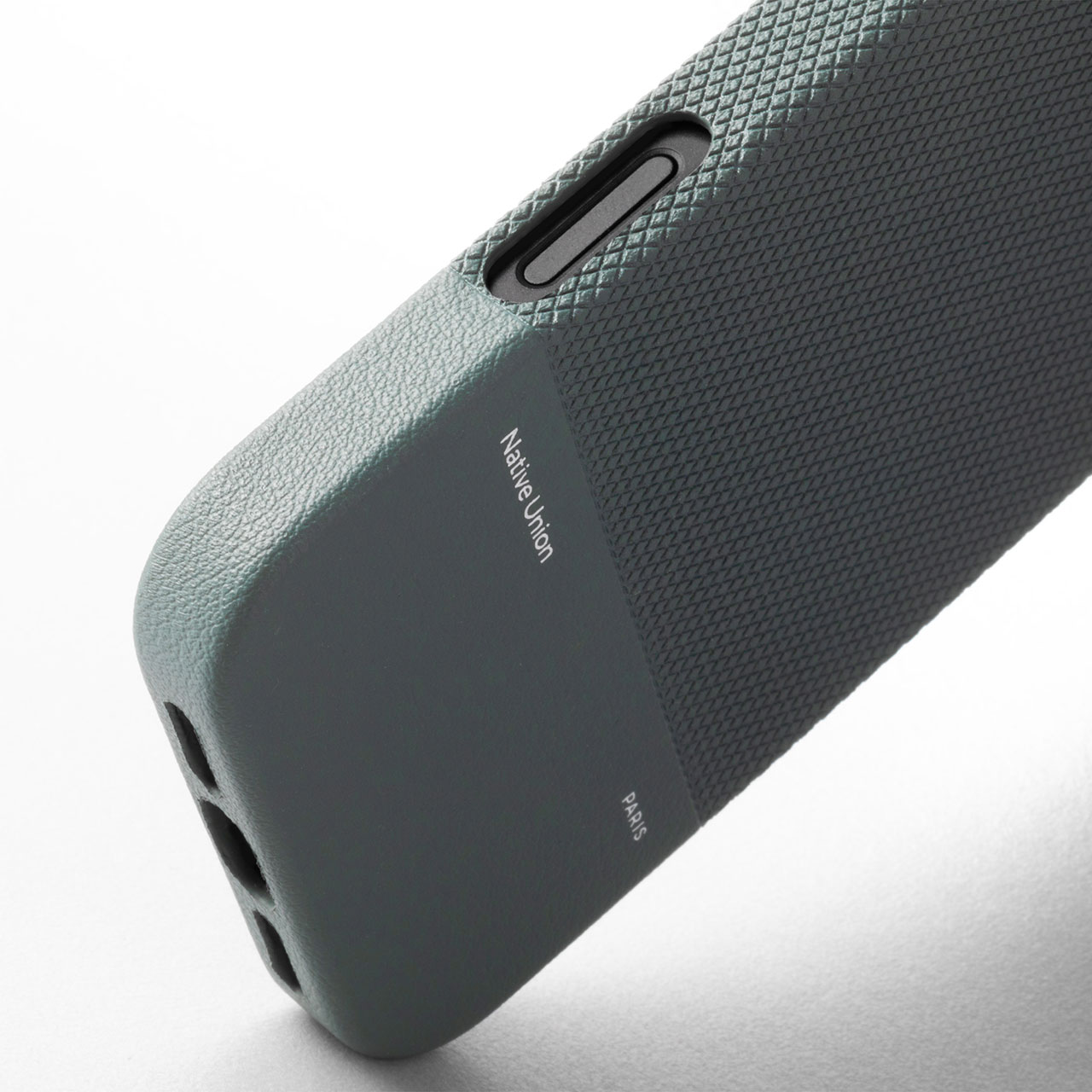 Native Union Cases the New iPhone 17 With Myriad Accessories